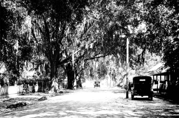 Florida Memory • Main Street near the east-west crossroad - Lloyd, Florida