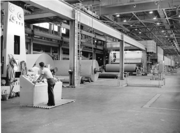 Florida Memory • Interior view of the Owens-Illinois Glass Company mill ...