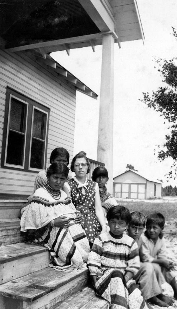 Florida Memory • Young Seminoles with their teacher at the Hollywood ...