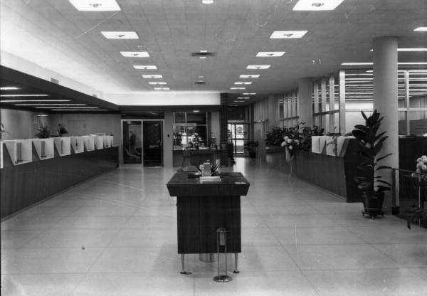 Florida Memory • Interior of the Capital City National Bank ...