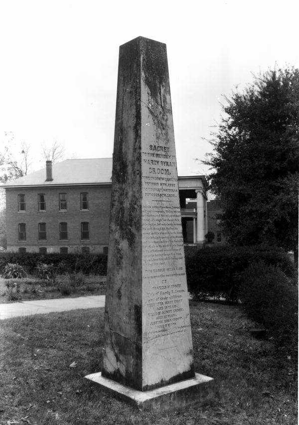 Florida Memory • Croom Monument on grounds of St. Johns Episcopal Church.