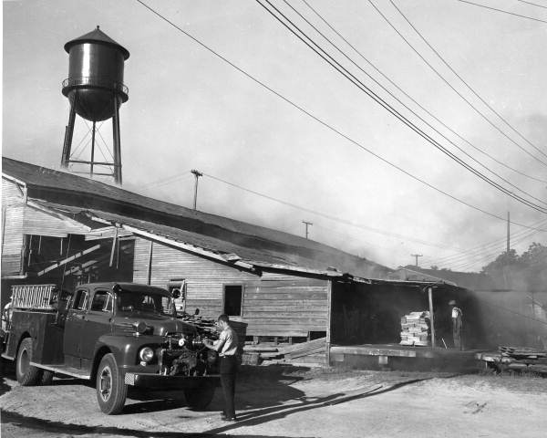 Florida Memory • View showing TFD fire truck at the Elberta Crate & Box ...