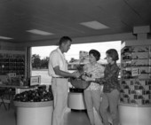 Florida Memory • Nancy Brower buys Indian River citrus at a outlet ...