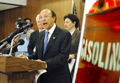 Florida Memory • Rep. Irving Slosberg, D-Boca Raton, comments on ...